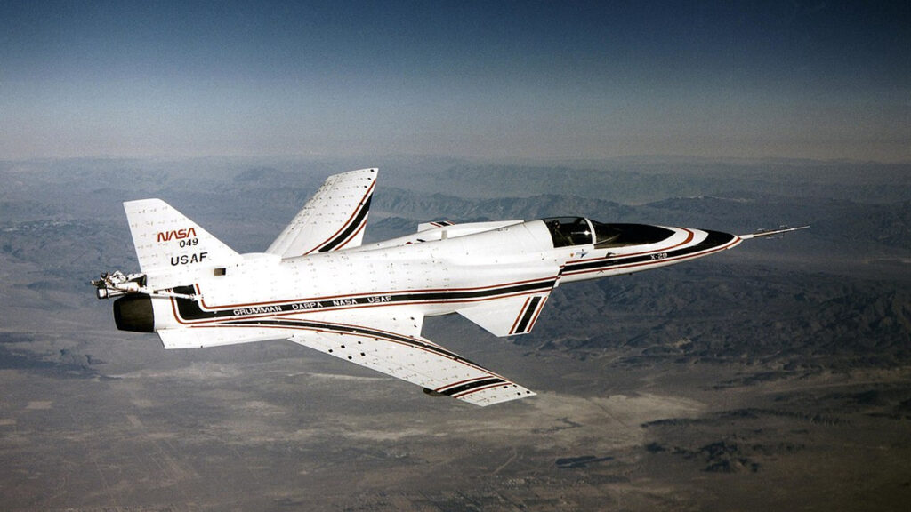 Why the U.S. Built a Jet With Its Wings On Backwards – Altitude Post